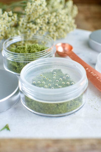 How to Forage, Harvest And Dry Yarrow - Get Green Be Well