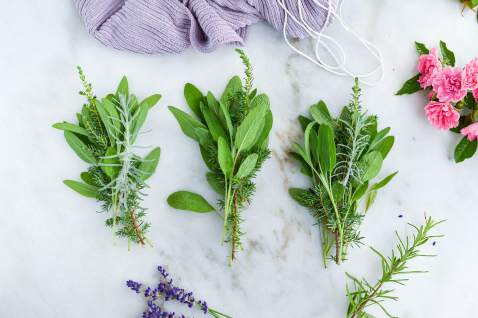 How to Make a Smudge Stick - Get Green Be Well