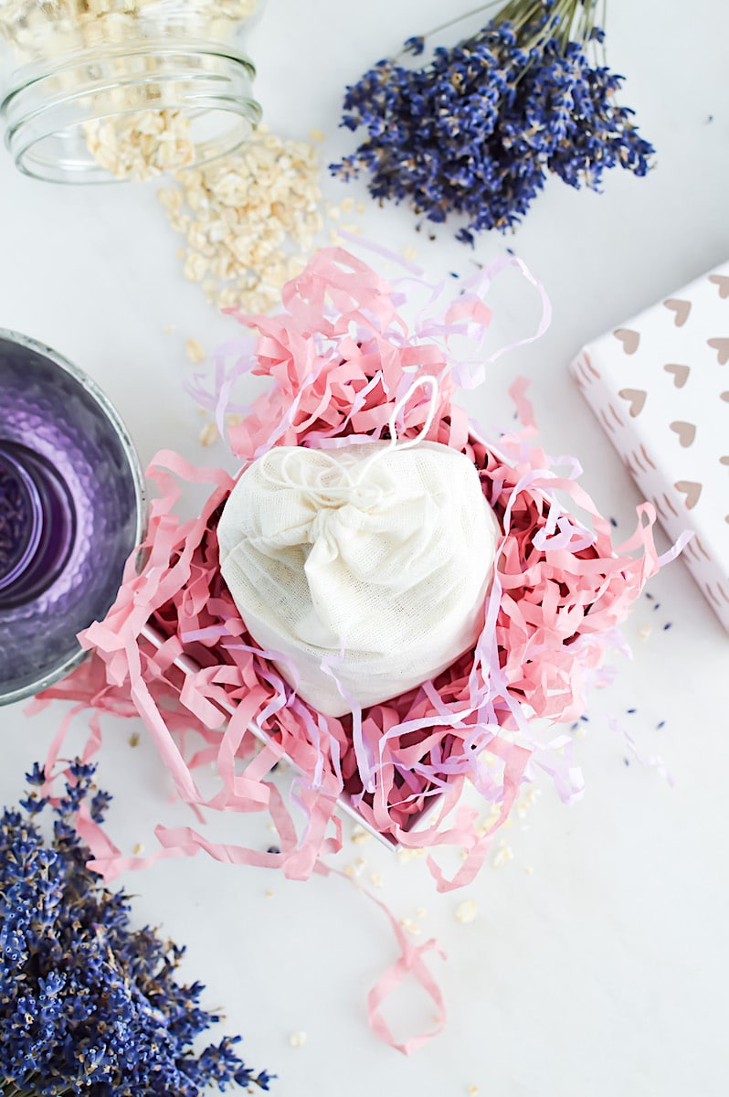 Quick and Easy 2-Ingredient Oatmeal Bath Soak - Get Green Be Well